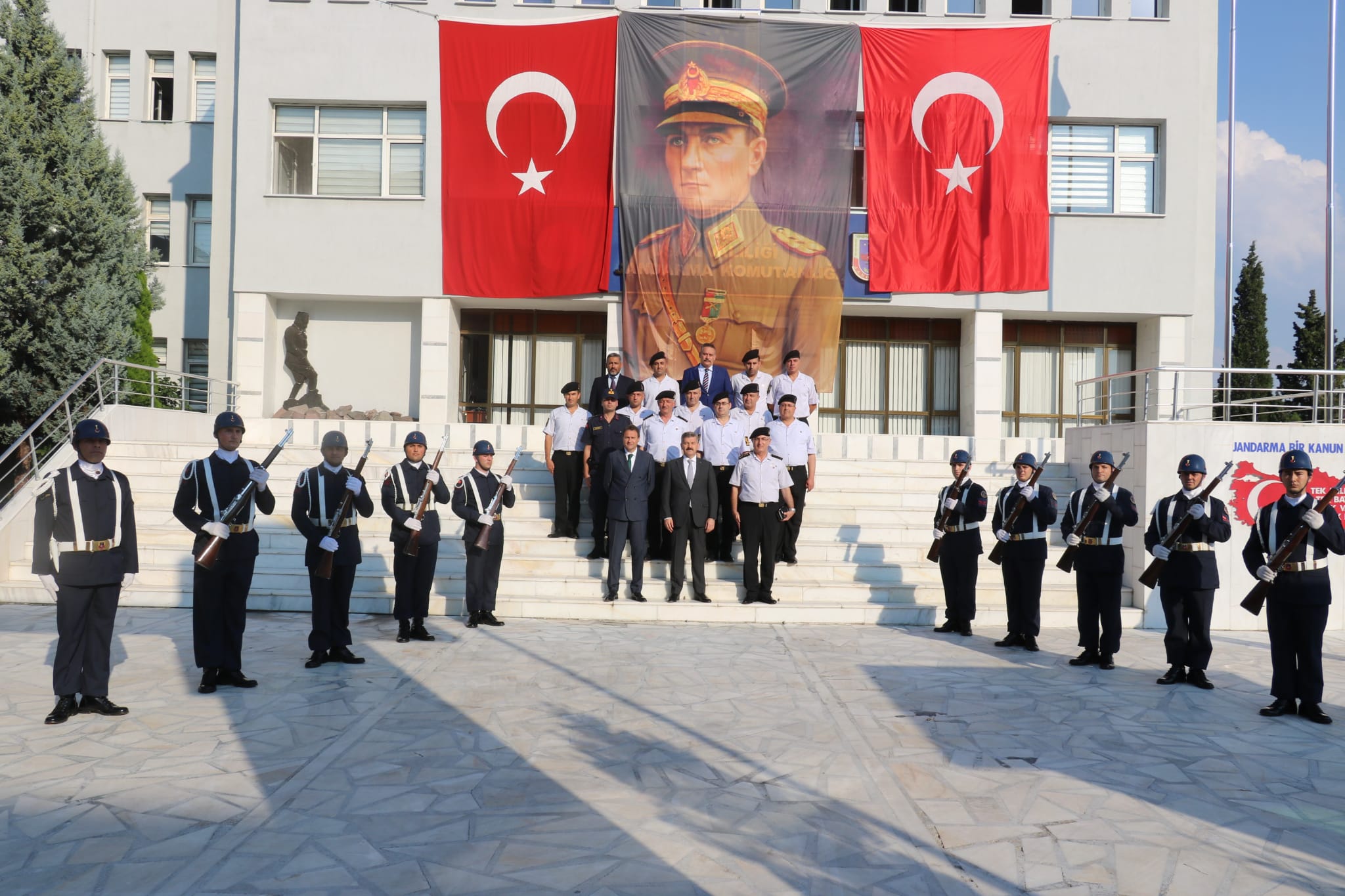 Uşak Valisi Sn. Dr. Turan ERGÜN' ün 31.08.2022 tarihinde Uşak İl ... Uşak Valisi Sn. Dr. Turan ERGÜN' ün 31.08.2022 tarihinde Uşak İl ...